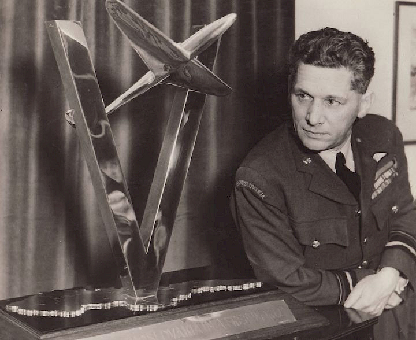 Před 50 lety zemřel generál Karel Janoušek, letecký maršál RAF | Airways.cz