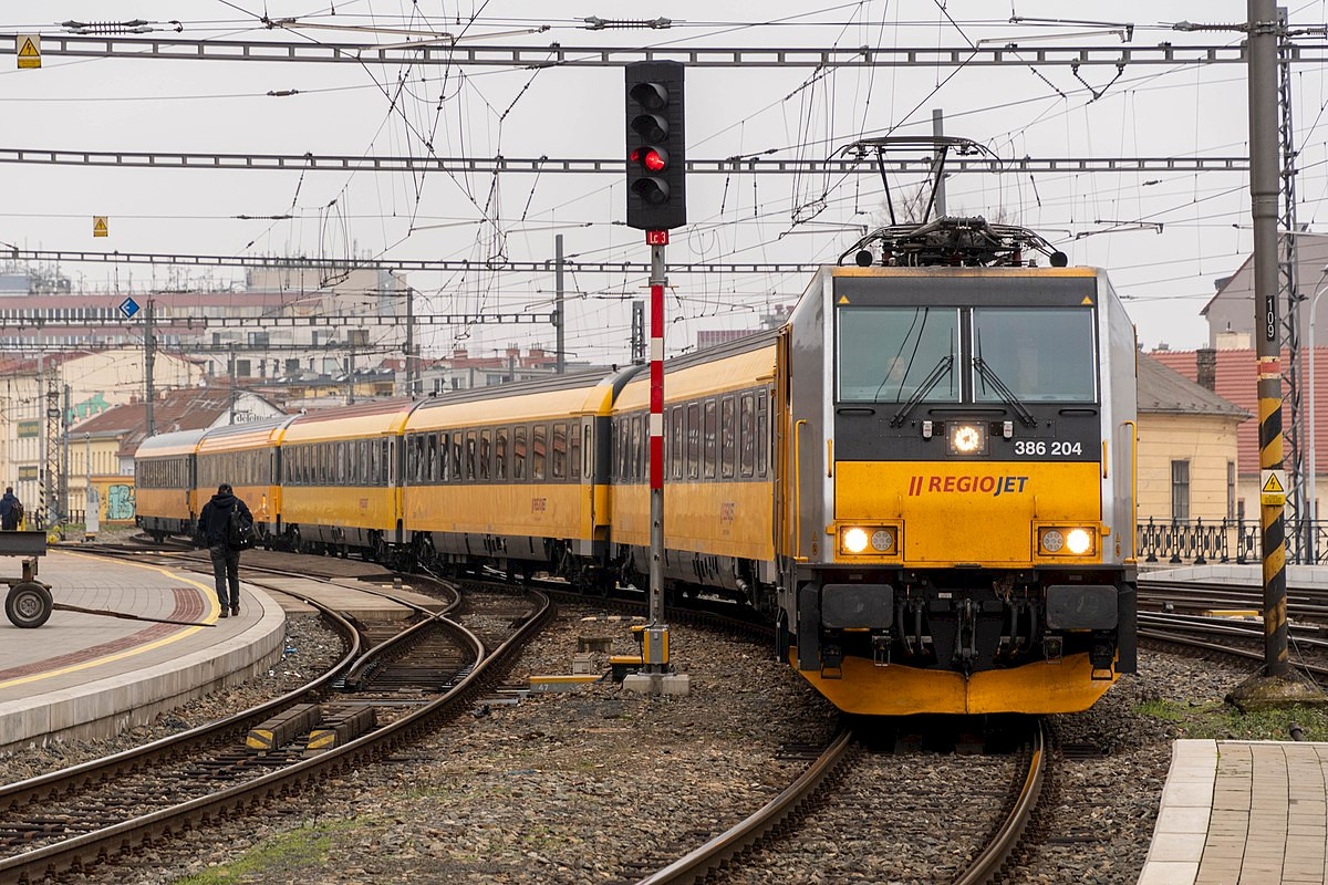 Regiojet začal prodávat jízdenky na přímé ranní vlaky na letiště Vídeň ...