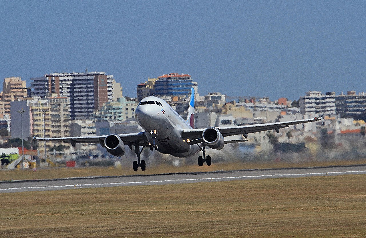 Společnost Eurowings stáhla prodej letů z Prahy do portugalského Fara ...