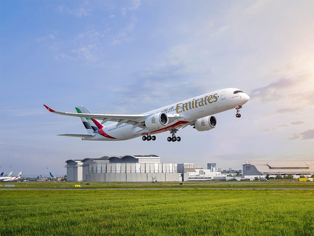 Poprvé letěl Airbus A350 v barvách Emirates | Airways.cz