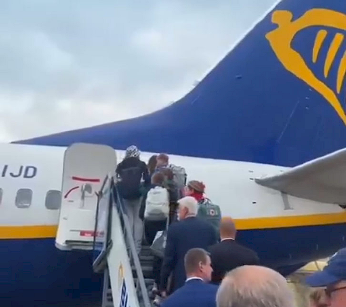 Prezident Pavel letěl do Prahy linkou Ryanair | Airways.cz